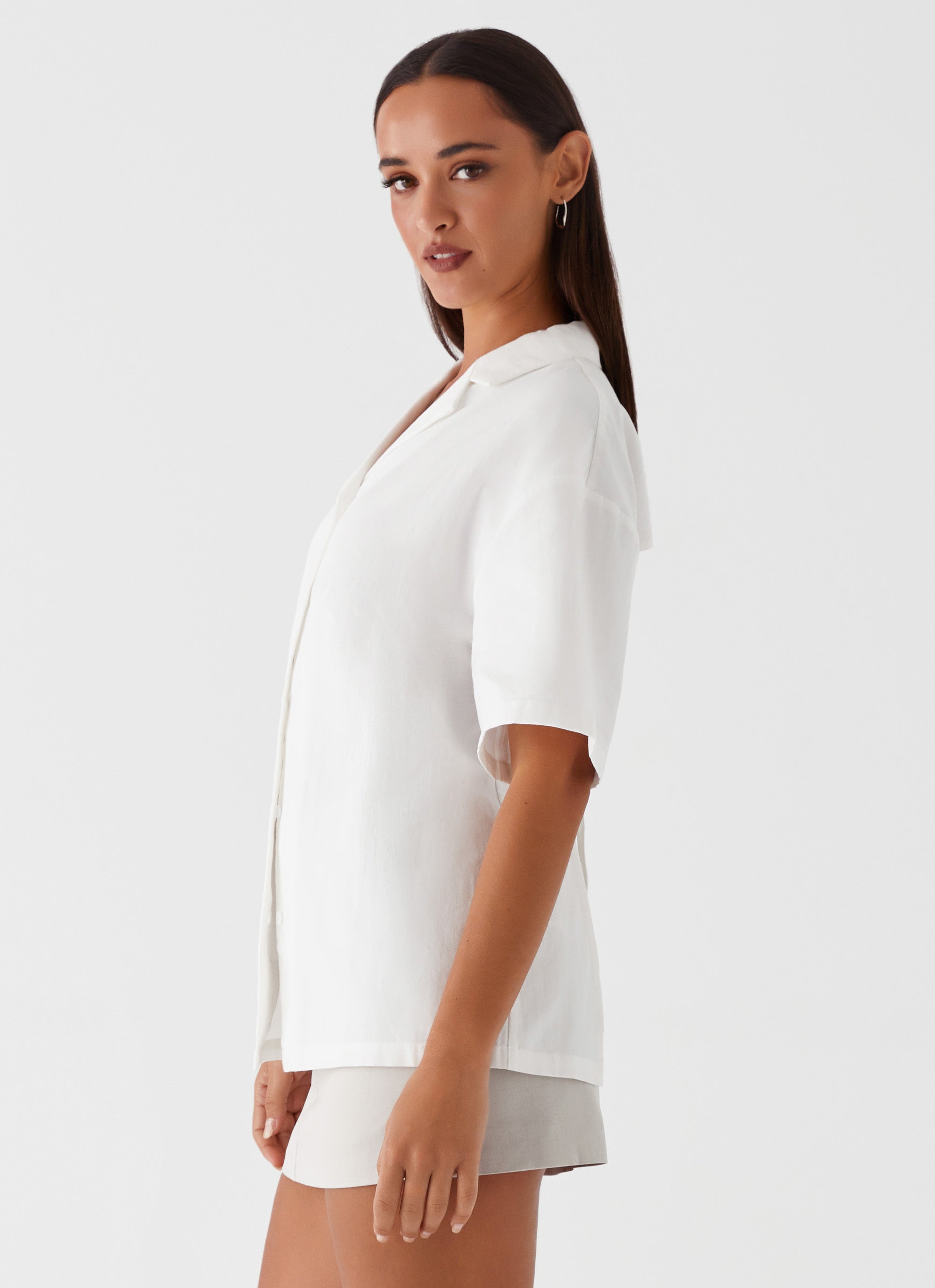 Hadley Open Back Short Sleeve Shirt - White – Peppermayo US